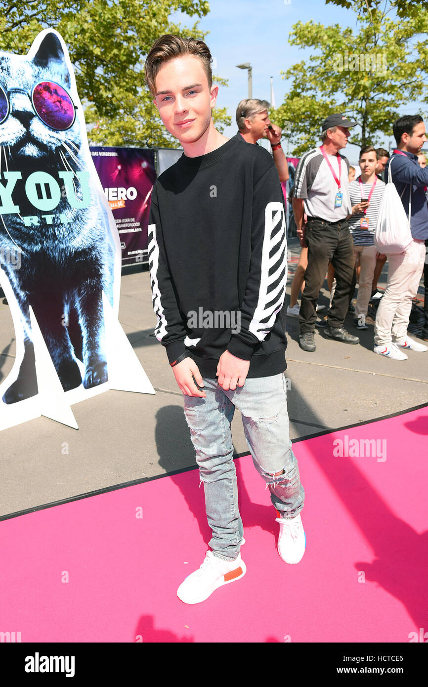 YouTube VideoDays at Lanxess Arena. - Red Carpet Featuring: Mike Singer ...