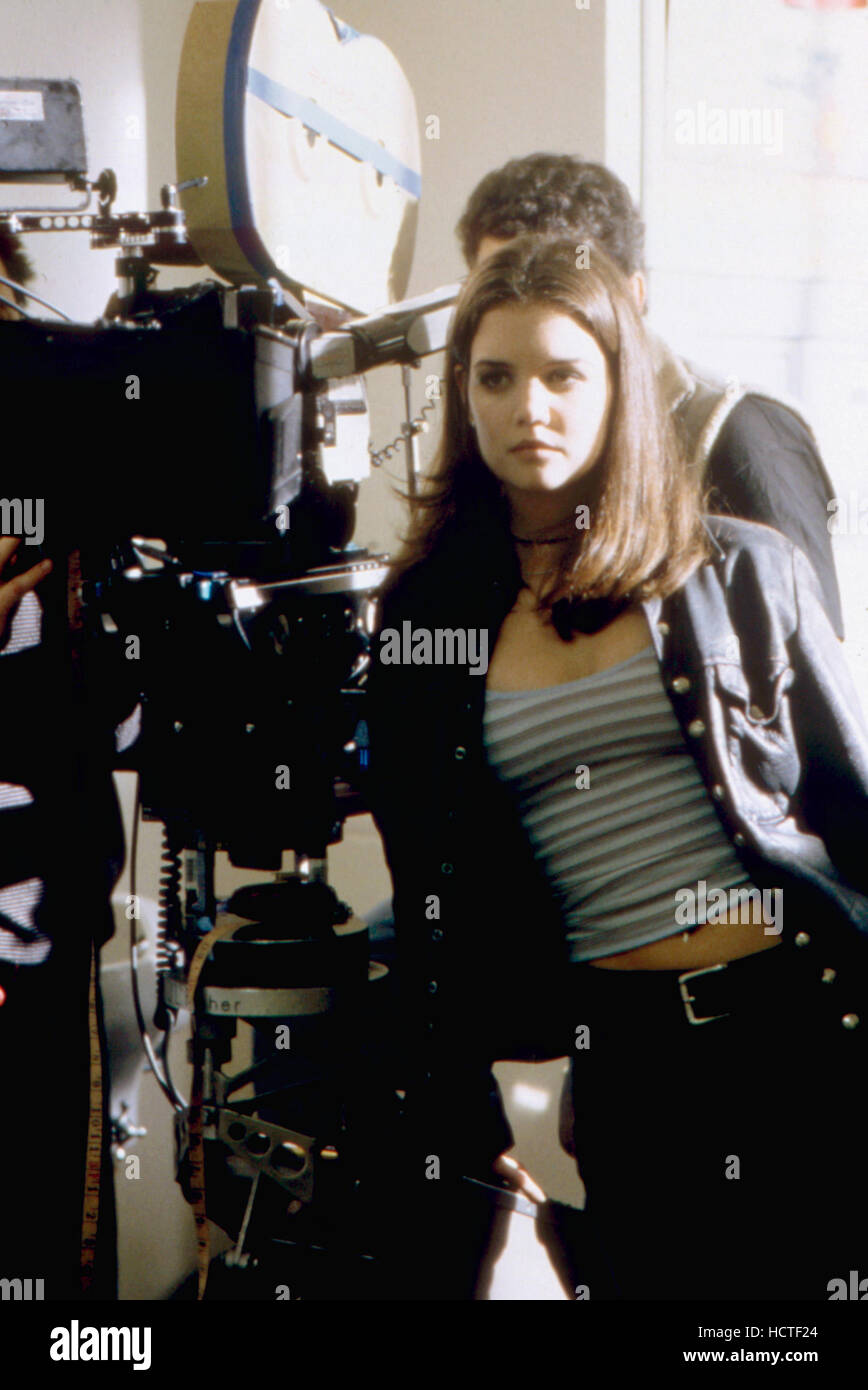 DISTURBING BEHAVIOR, Katie Holmes, on set, 1998. (c) MGM/courtesy ...