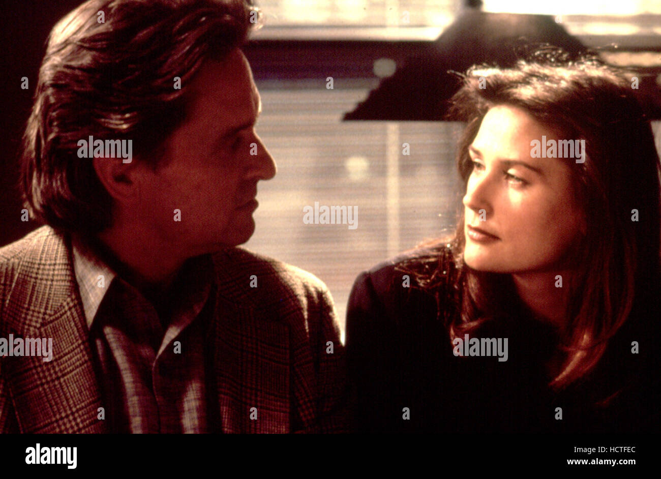DISCLOSURE, Michael Douglas, Demi Moore, 1994 Stock Photo - Alamy