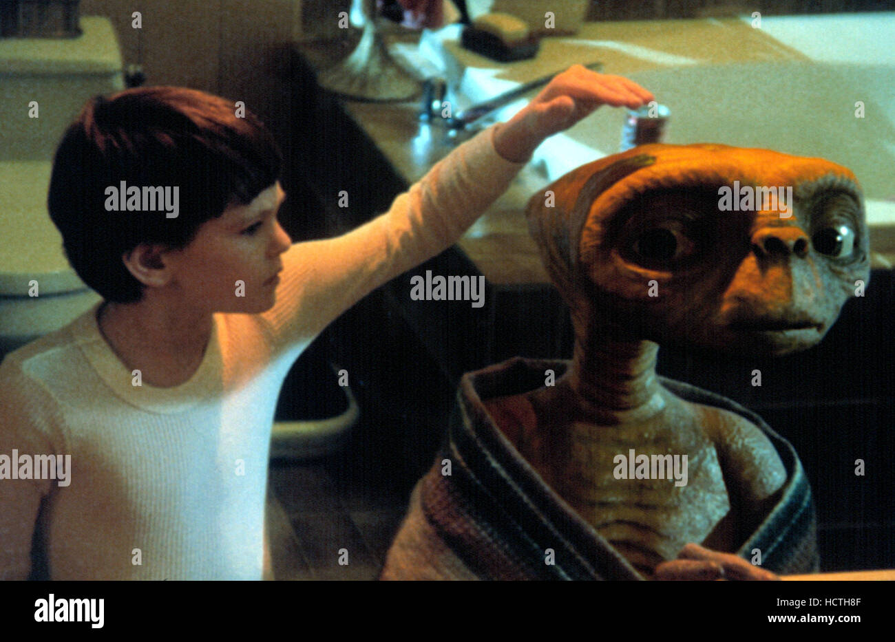 E.T., Henry Thomas, E. T., 1982 Stock Photo - Alamy