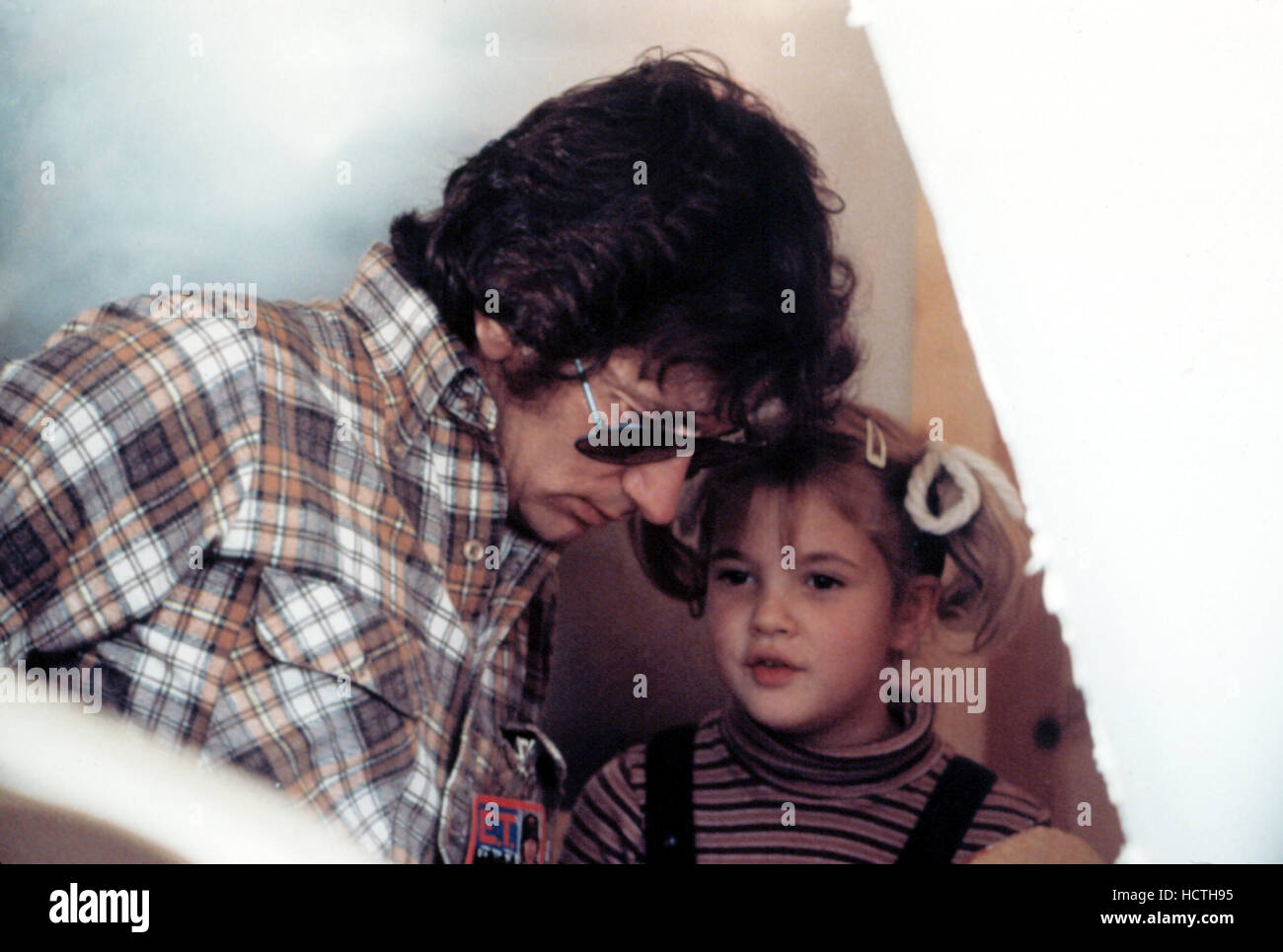 Director Steven Spielberg, Drew Barrymore on the set of E.T., 1982 ...
