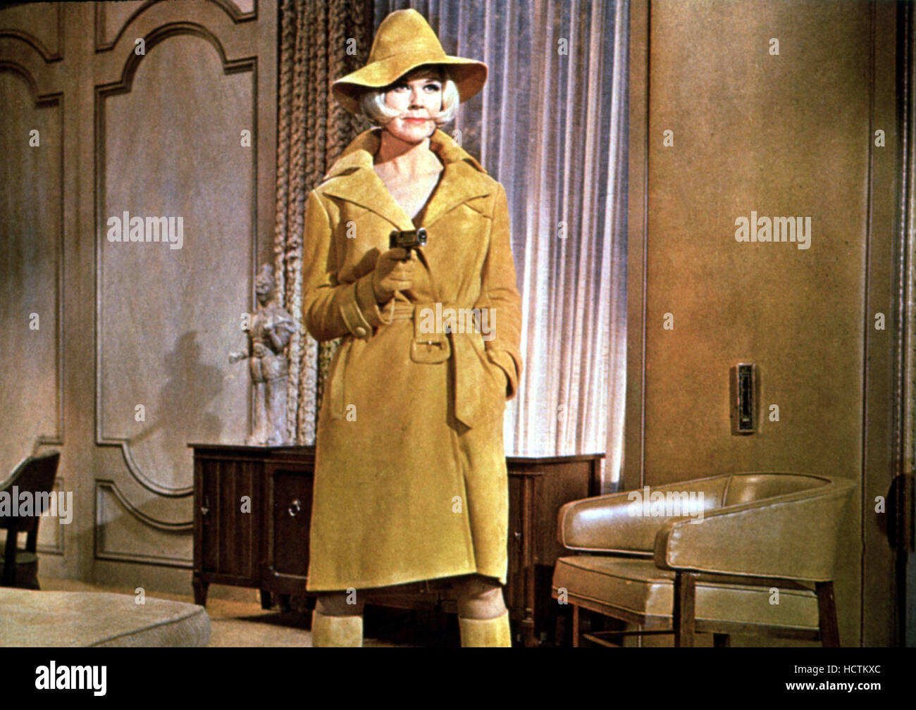 THE GLASS BOTTOM BOAT, Doris Day, 1966, pointing gun, wearing matching ...