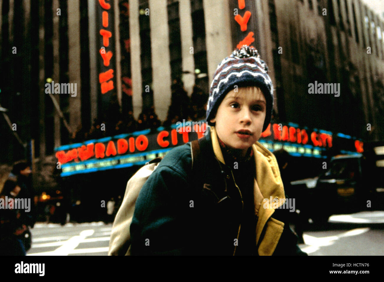 HOME ALONE 2: LOST IN NEW YORK, Macaulay Culkin, 1992, TM and Copyright © 20th Century Fox Film ...
