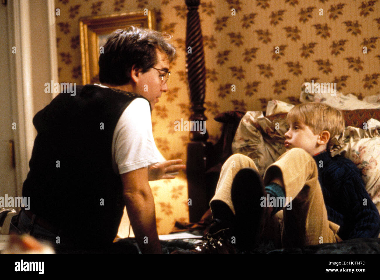 HOME ALONE 2, Director Chris Columbus & Macaulay Culkin on the set ...