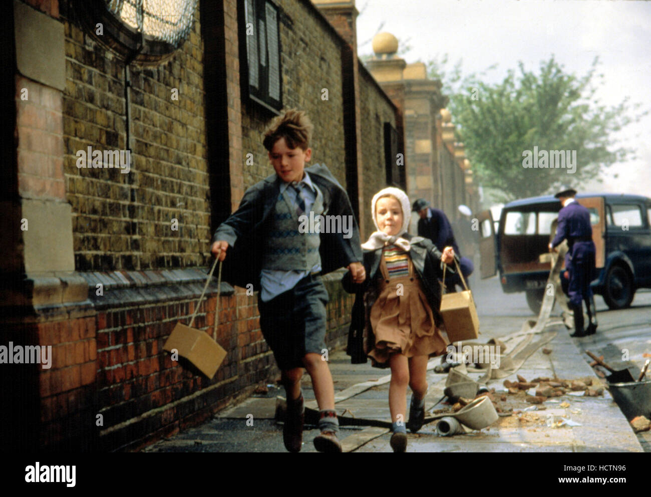 HOPE AND GLORY, Sebastian Rice Edwards, Geraldine Muir, 1987 Stock ...