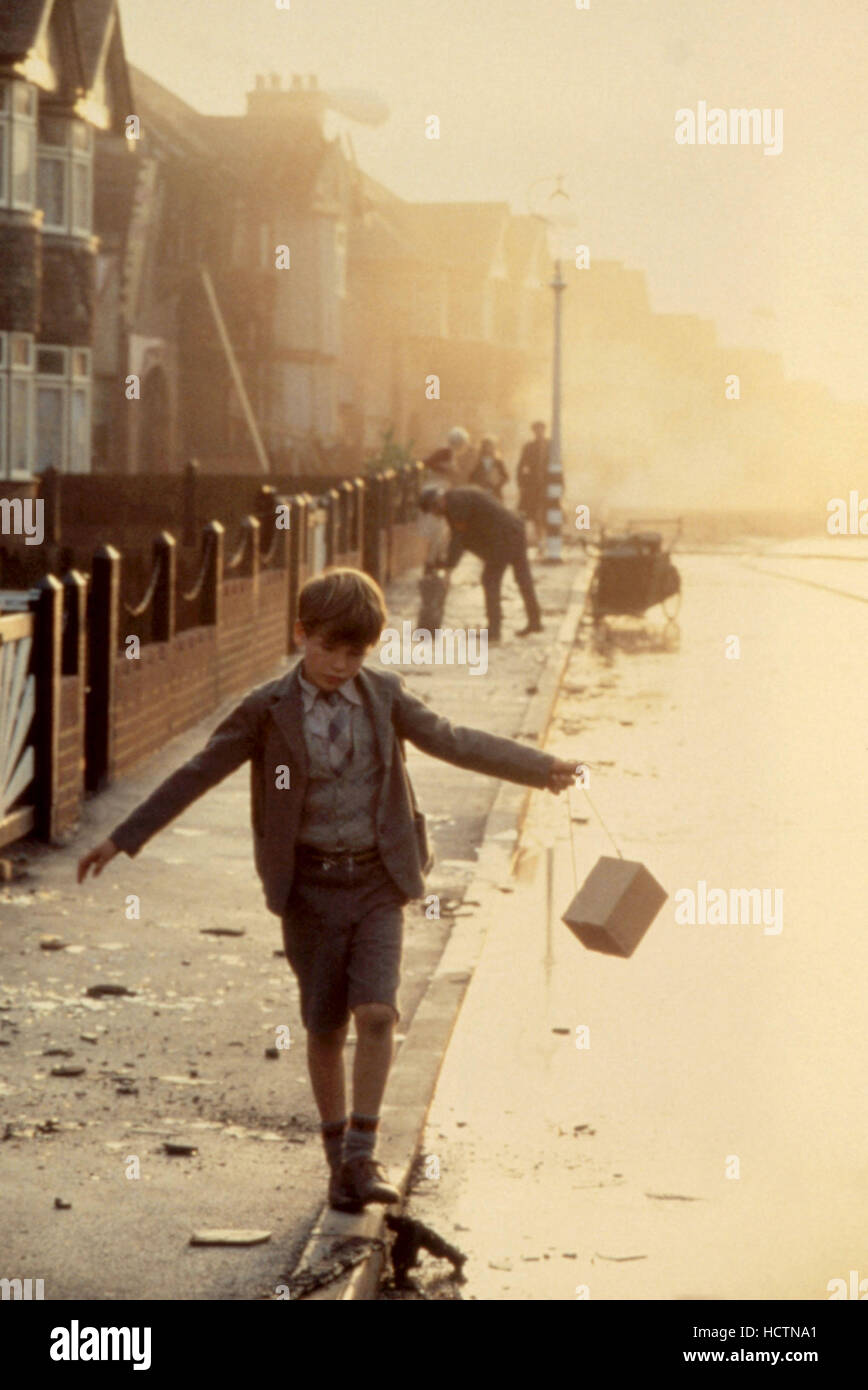 HOPE AND GLORY, Sebastian Rice Edwards, 1987, (c)Columbia Pictures ...