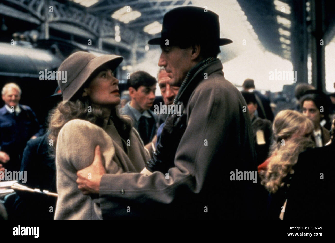 HOPE AND GLORY, Sarah Miles, Derrick O'Connor, 1987, (c) Columbia ...