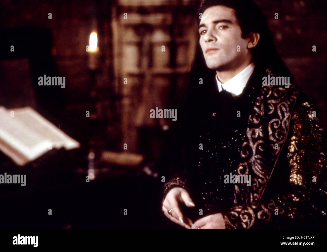 INTERVIEW WITH THE VAMPIRE, Antonio Banderas, 1994, (c)Warner Bros ...
