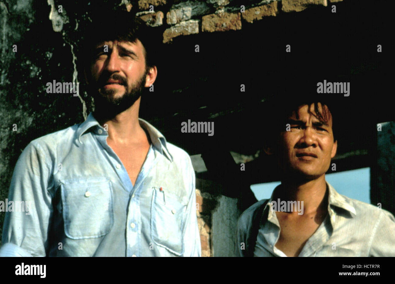 THE KILLING FIELDS, Sam Waterston, Dr. Haing S. Ngor, 1984. ©Warner ...