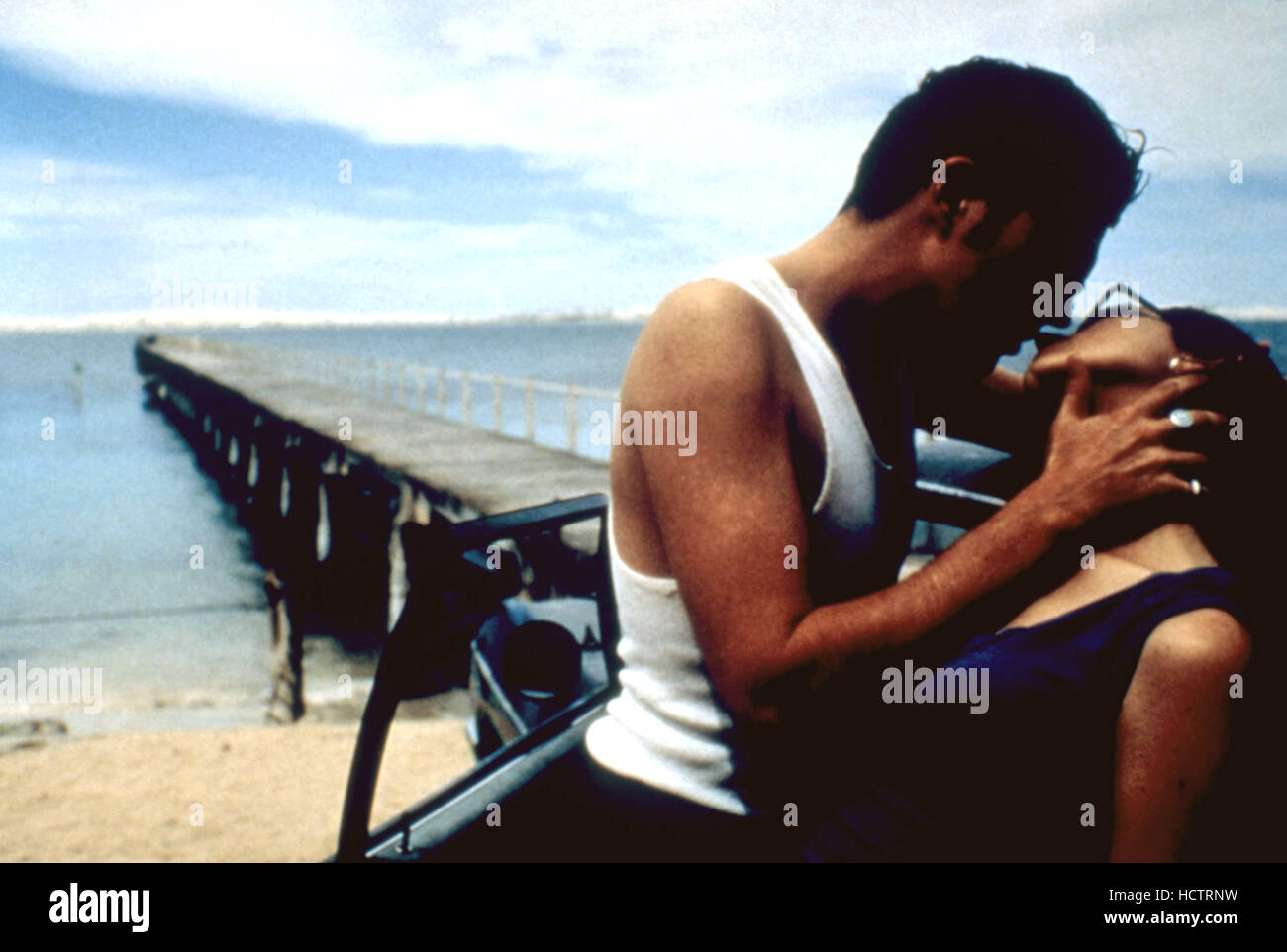 KISS OR KILL, Matt Day, Frances O'Connor, 1997. ©October Films/courtesy ...