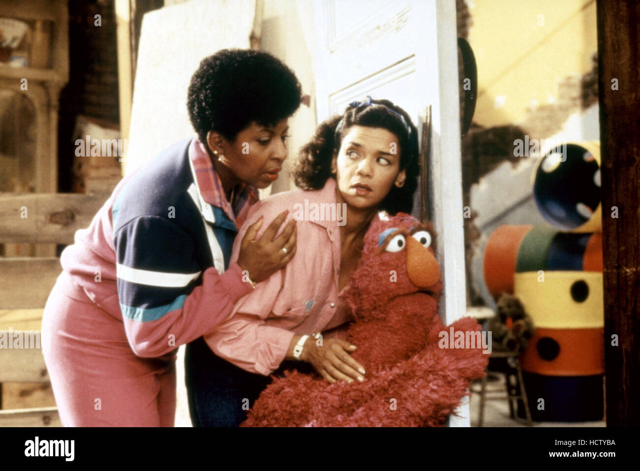 FOLLOW THAT BIRD, (aka SESAME STREET PRESENTS FOLLOW THAT BIRD ...