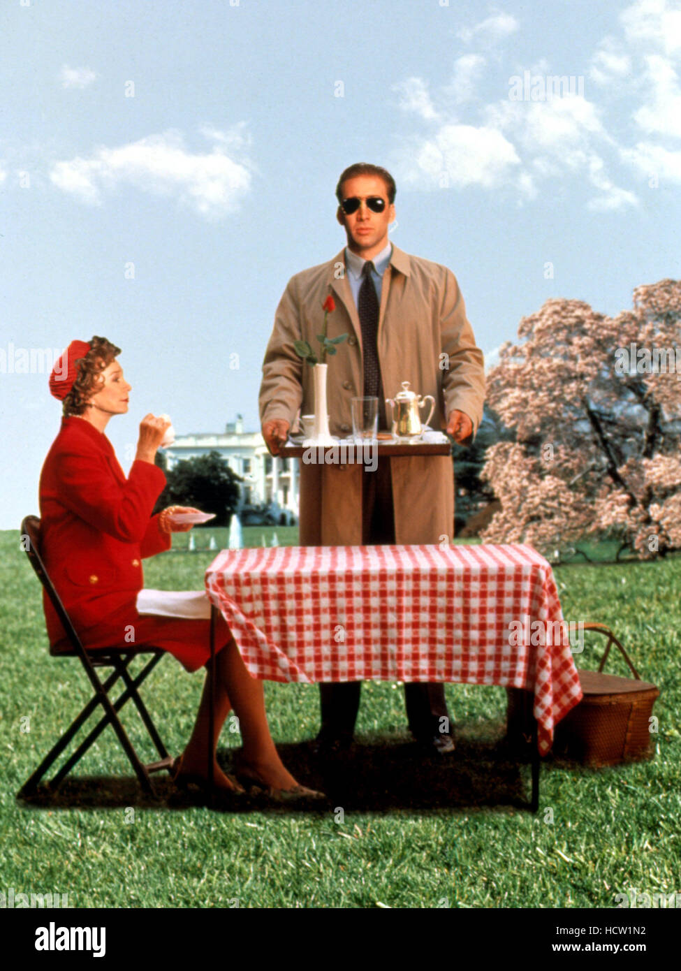 Guarding Tess, Shirley MacLaine, Nicolas Cage, 1994 Stock Photo - Alamy