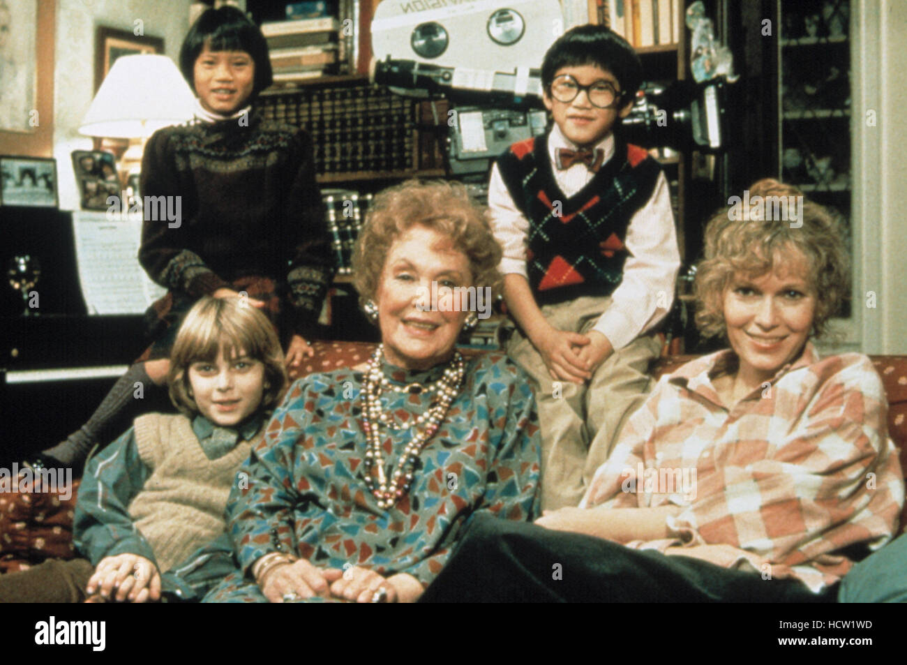 HANNAH AND HER SISTERS, (front) Fletcher Farrow Previn, Maureen O ...