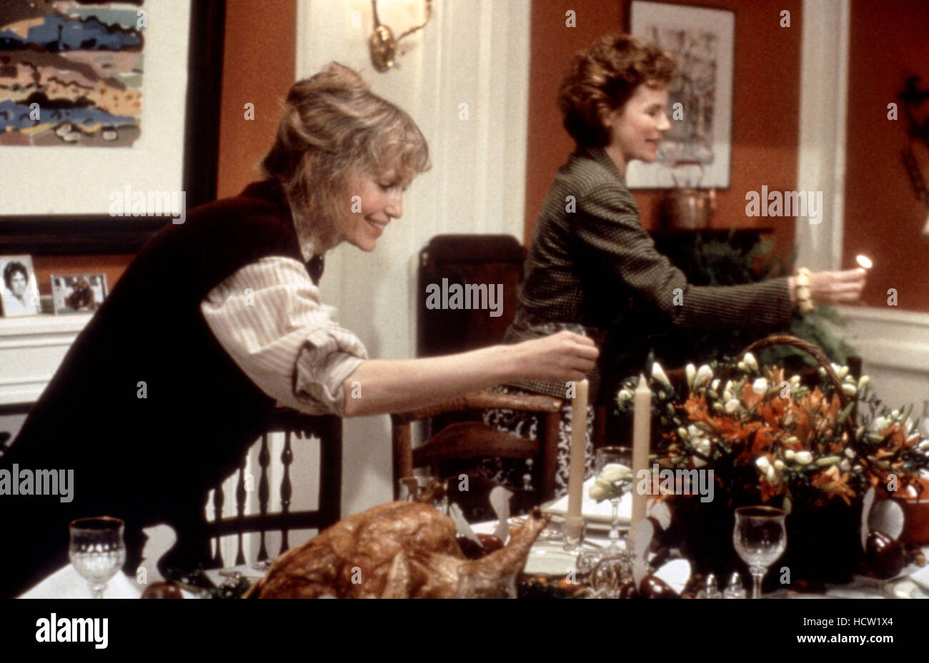 HANNAH AND HER SISTERS, Mia Farrow, Dianne Wiest, 1986, (c)Orion ...