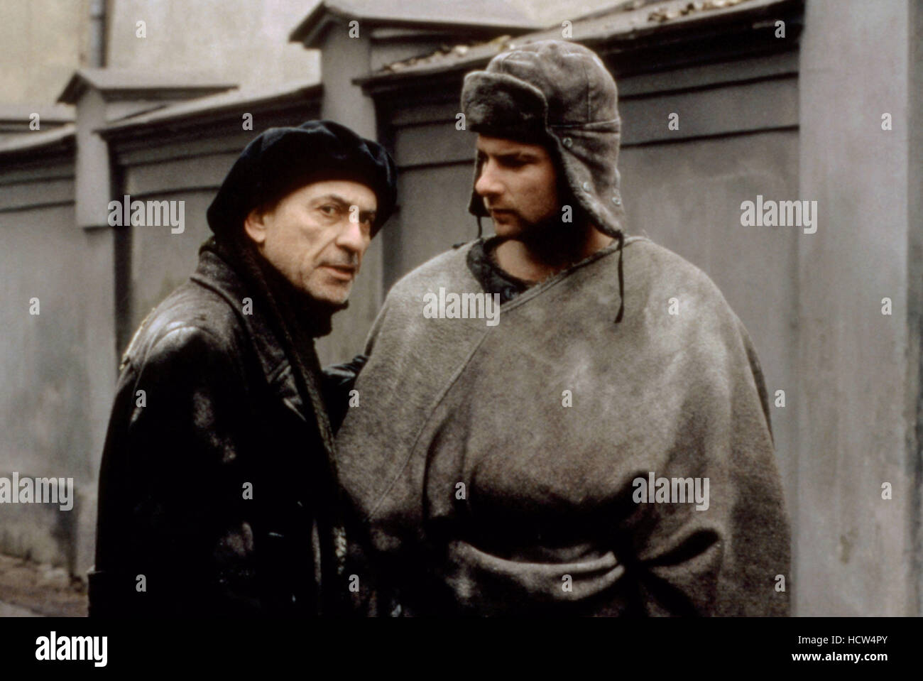 JAKOB THE LIAR, from left: Alan Arkin, Liev Schreiber, 1999. ©Sony ...