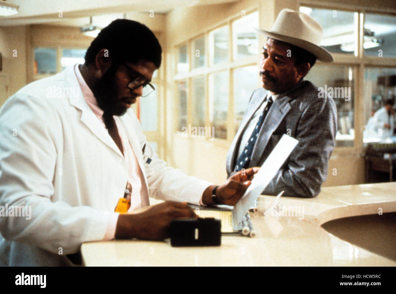 JOHNNY HANDSOME, Forest Whitaker, Morgan Freeman, 1989 Stock Photo - Alamy