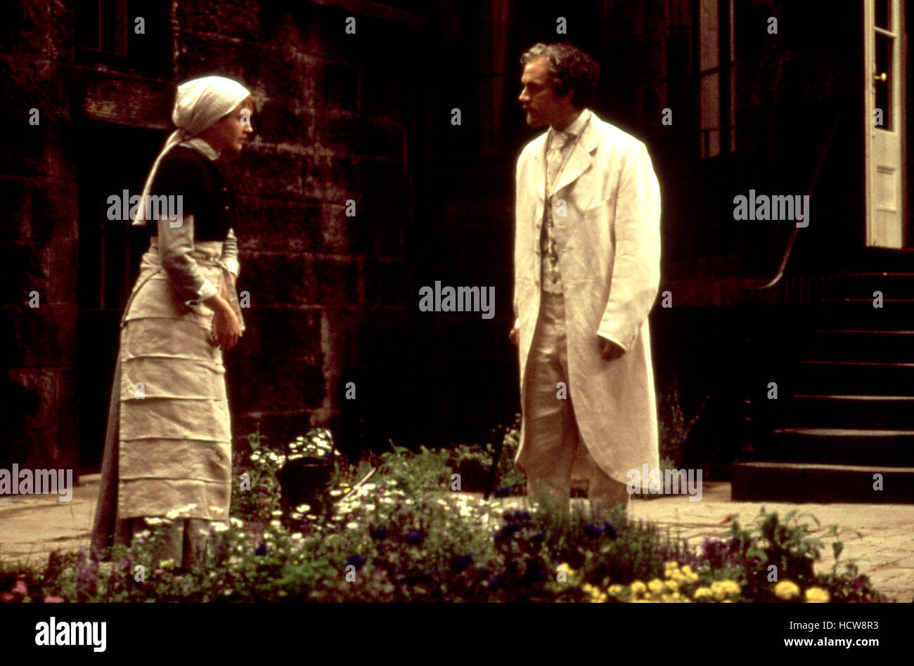 MARY REILLY, Julia Roberts, John Malkovich, 1996, garden Stock Photo ...