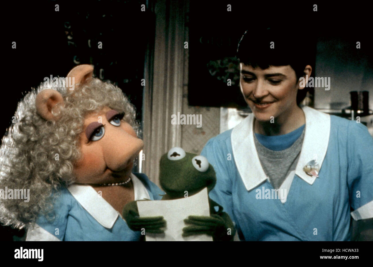 THE MUPPETS TAKE MANHATTAN, Miss Piggy, Kermit the Frog (voice: Jim ...