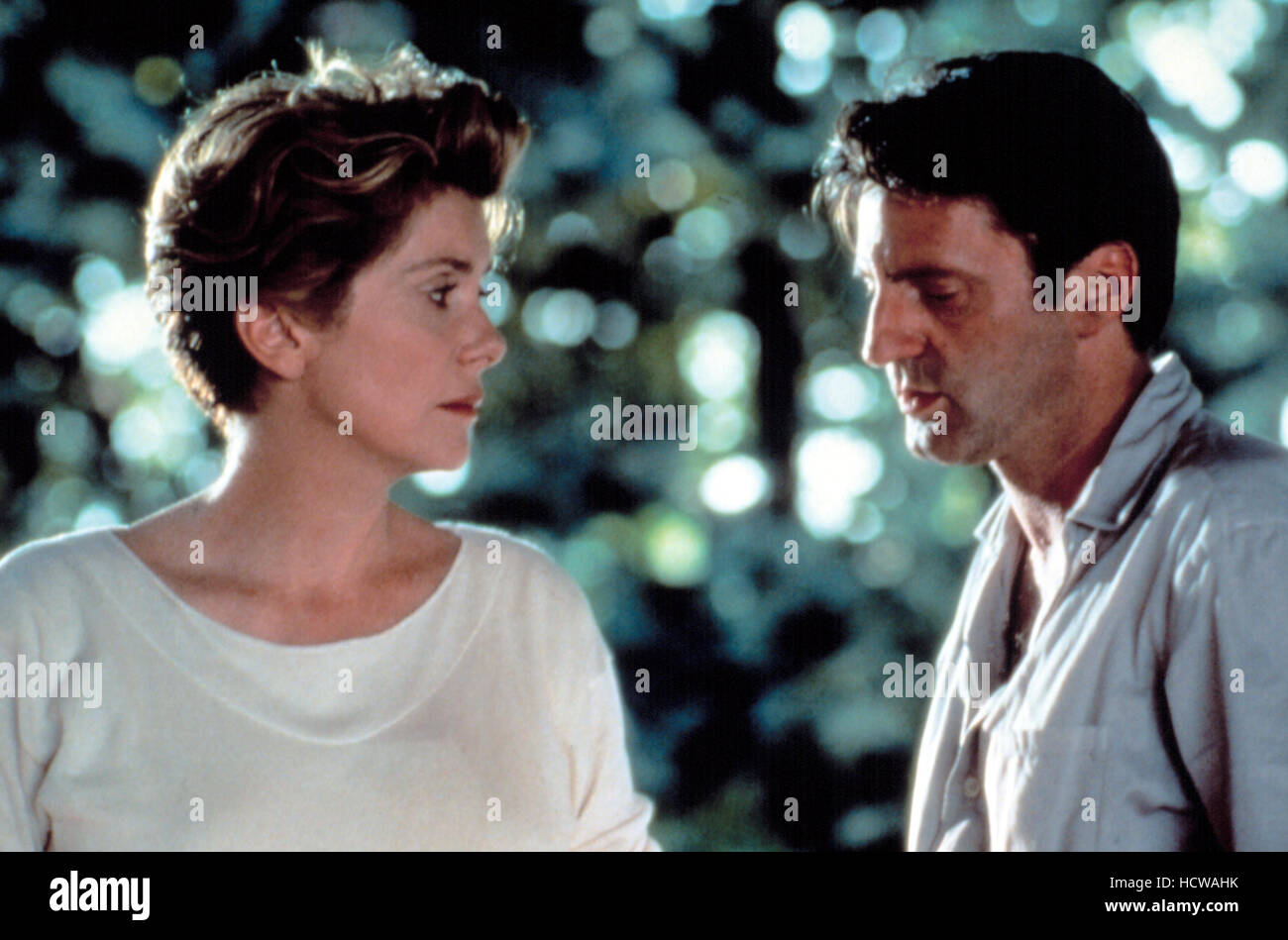 MY FAVORITE SEASON, (aka MA SAISON PREFEREE), Catherine Deneuve, Daniel ...