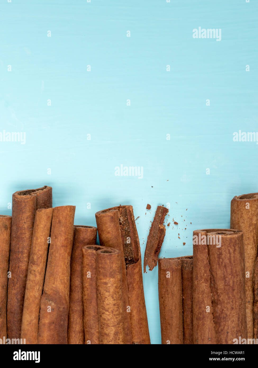 Cinamon sticks overhead hi-res stock photography and images - Alamy