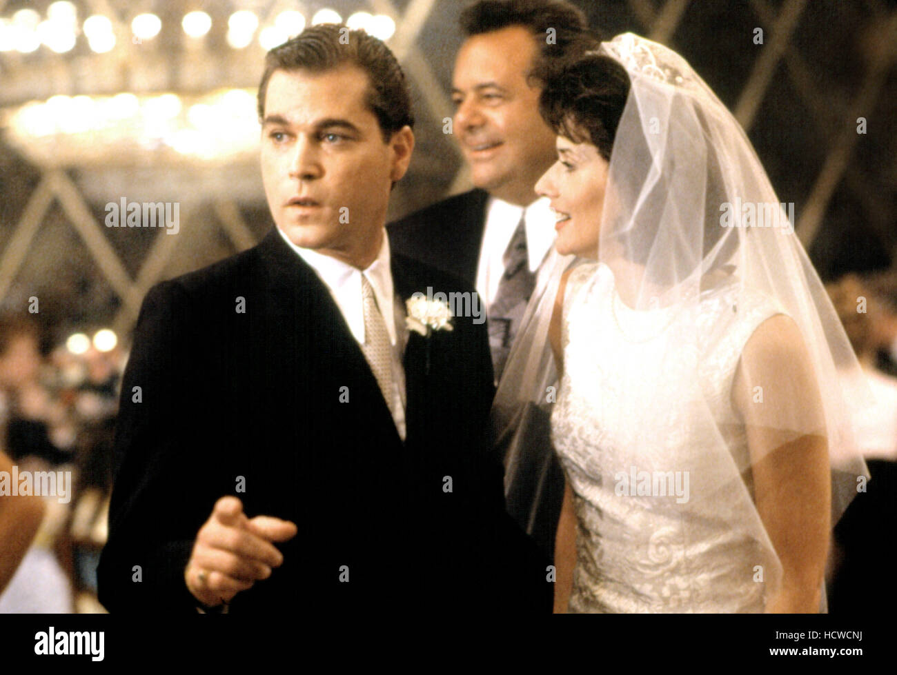 GOODFELLAS, Ray Liotta, Paul Sorvino, Lorraine Bracco, 1990 Stock Photo ...