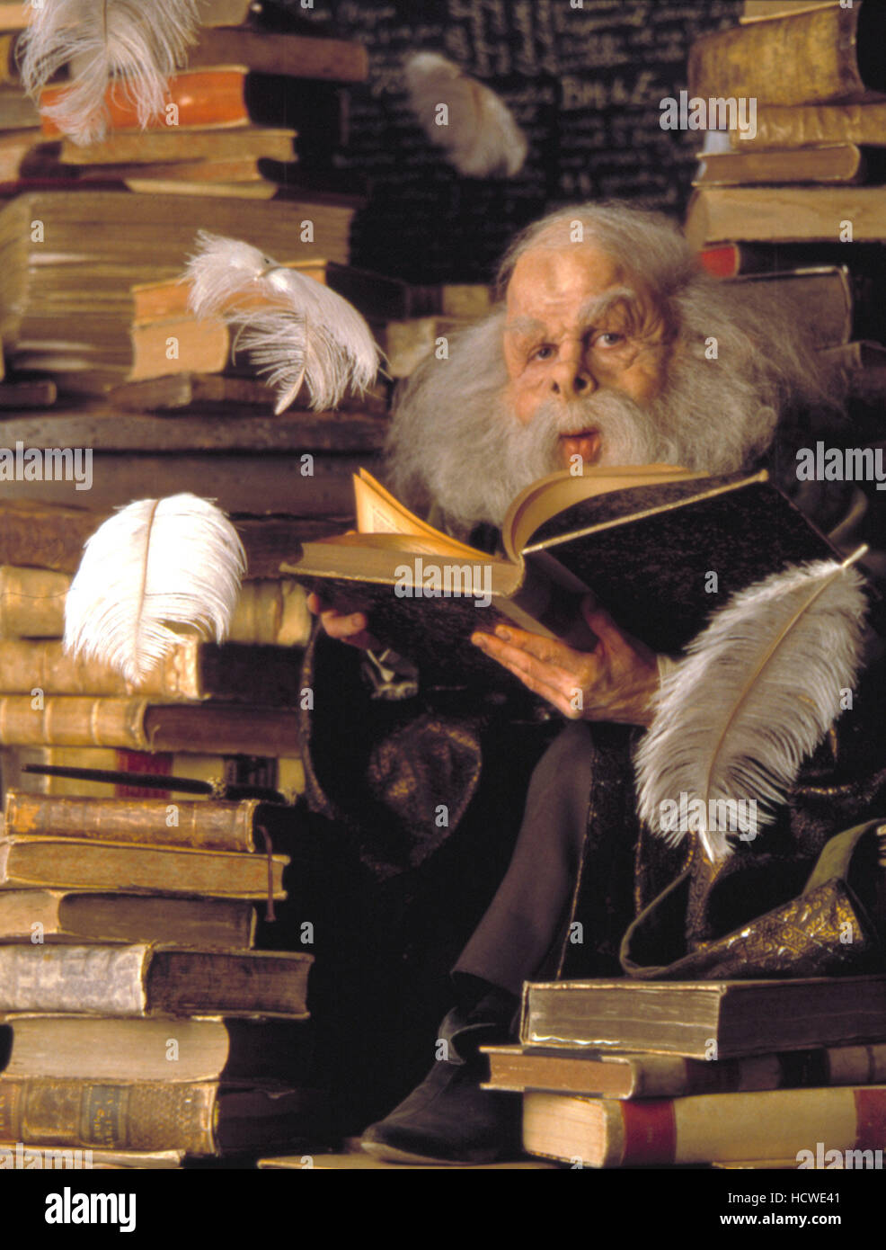 HARRY POTTER AND THE SORCERER'S STONE, Warwick Davis as Professor ...