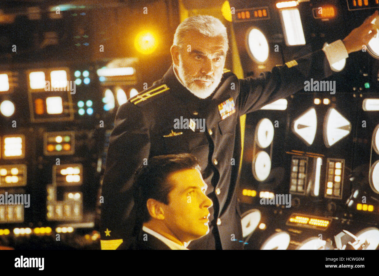 THE HUNT FOR RED OCTOBER, Sean Connery, Alec Baldwin, 1990 Stock Photo ...