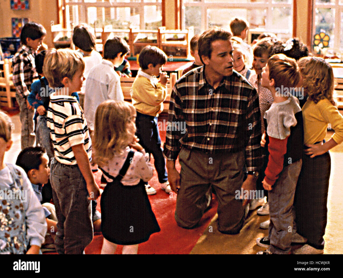 KINDERGARTEN COP, Arnold Schwarzenegger, and his kindergarten class ...