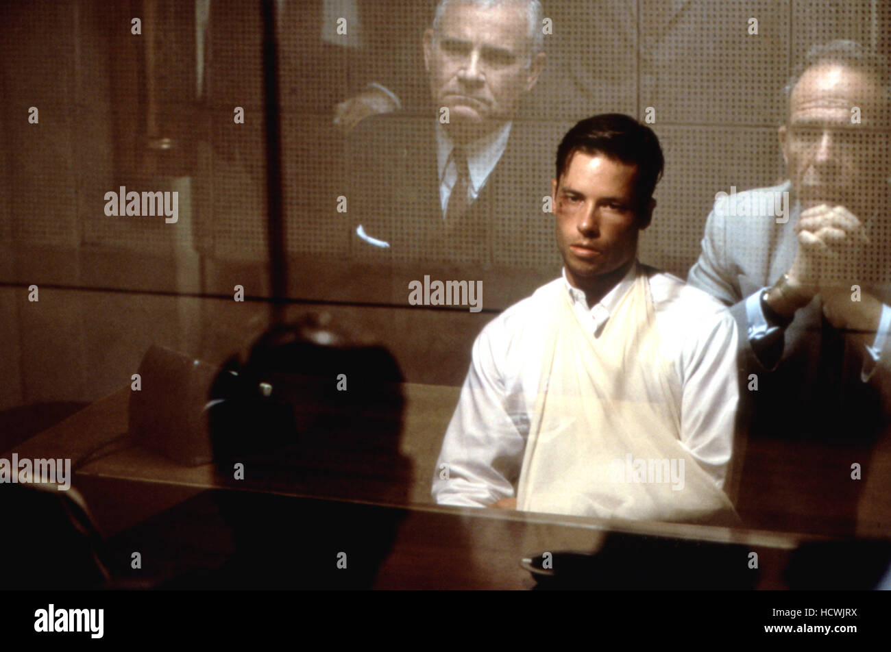 L.A. CONFIDENTIAL, Guy Pearce, Ron Rifkin (right reflection), 1997, (c ...