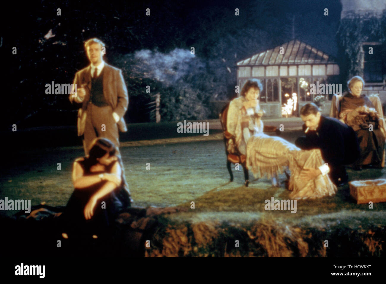 THE LAST SEPTEMBER, Keeley Hawes (l.), Maggie Smith (far right), 1999 ...