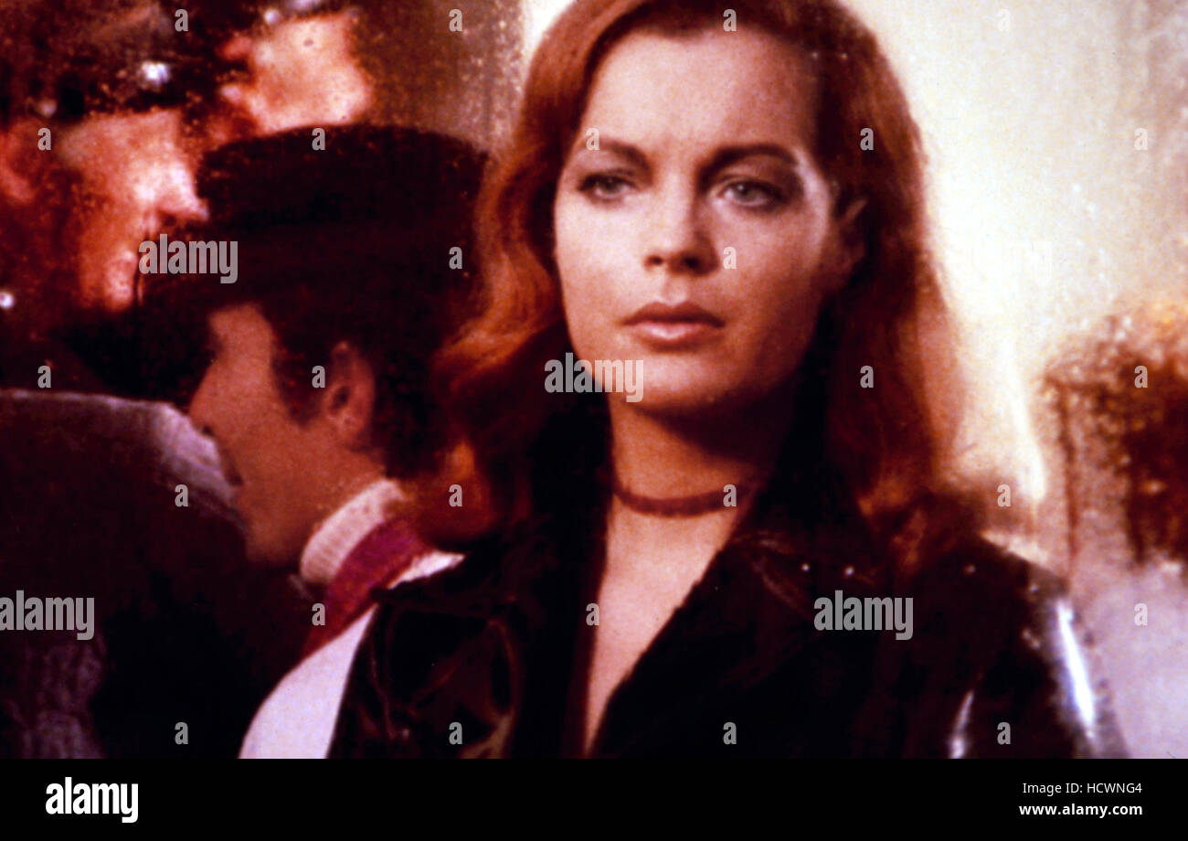 MAX ET LES FERRAILLEURS, Romy Schneider, 1971 Stock Photo - Alamy