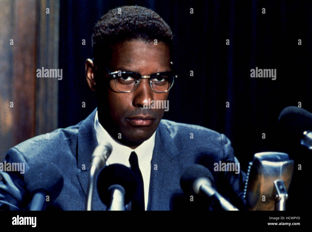 MALCOLM X, Denzel Washington, 1992 Stock Photo - Alamy