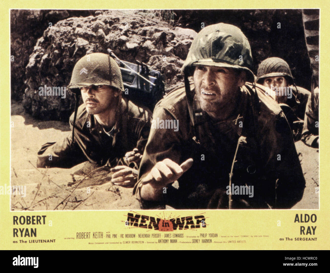 MEN IN WAR, Robert Ryan, (center), 1957 Stock Photo - Alamy
