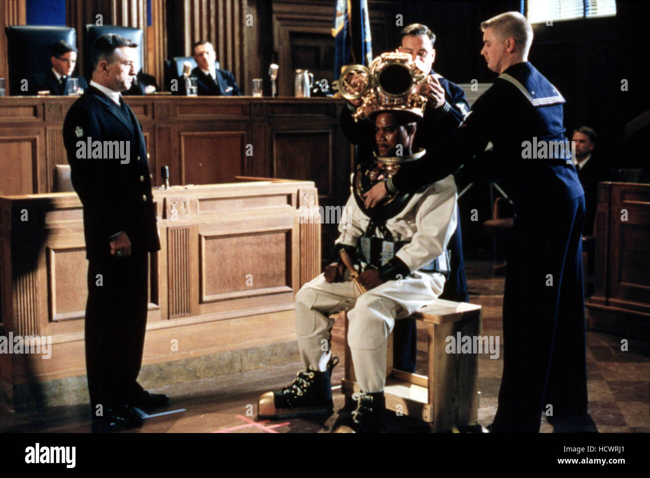 MEN OF HONOR, Robert De Niro, Cuba Gooding Jr., 2000"" TM and Copyright ...