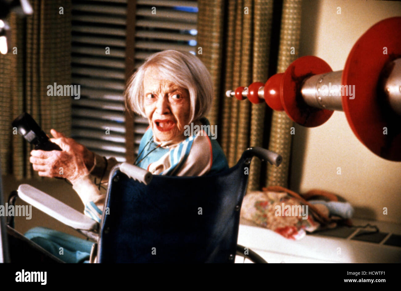 MARS ATTACKS!, Sylvia Sidney, 1996. ©Warner Bros./Courtesy Everett ...