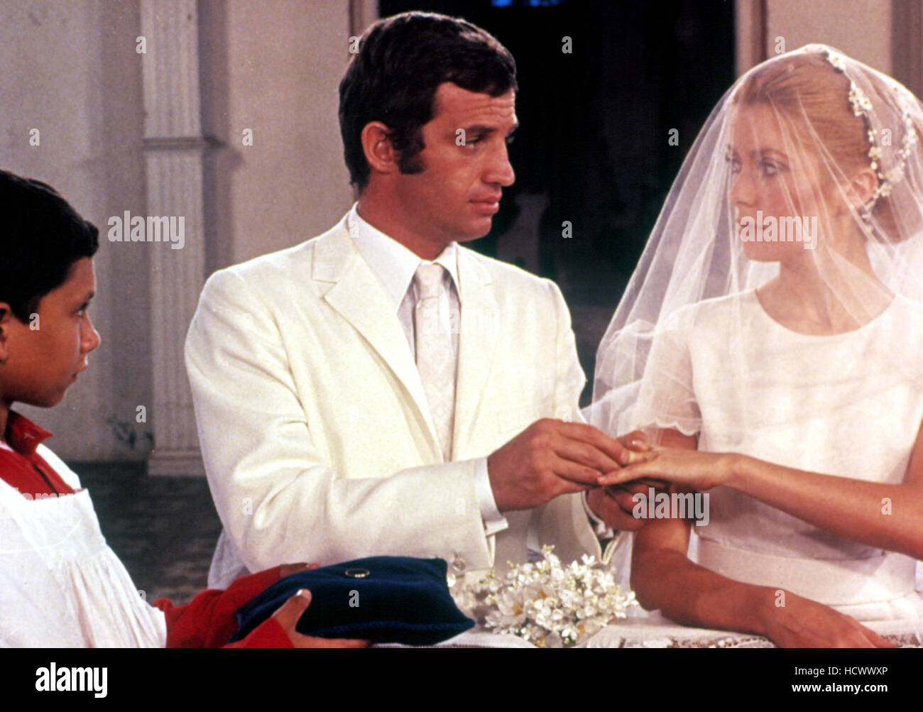 MISSISSIPPI MERMAID, (aka LA SIRENE DU MISSISSIPPI), Jean-Paul Belmondo ...
