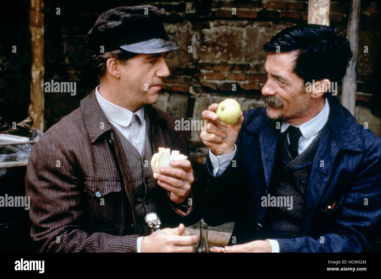 A MIDSUMMER NIGHT'S DREAM, Gregory Jbarra, Roger Rees, 1999 Stock Photo ...