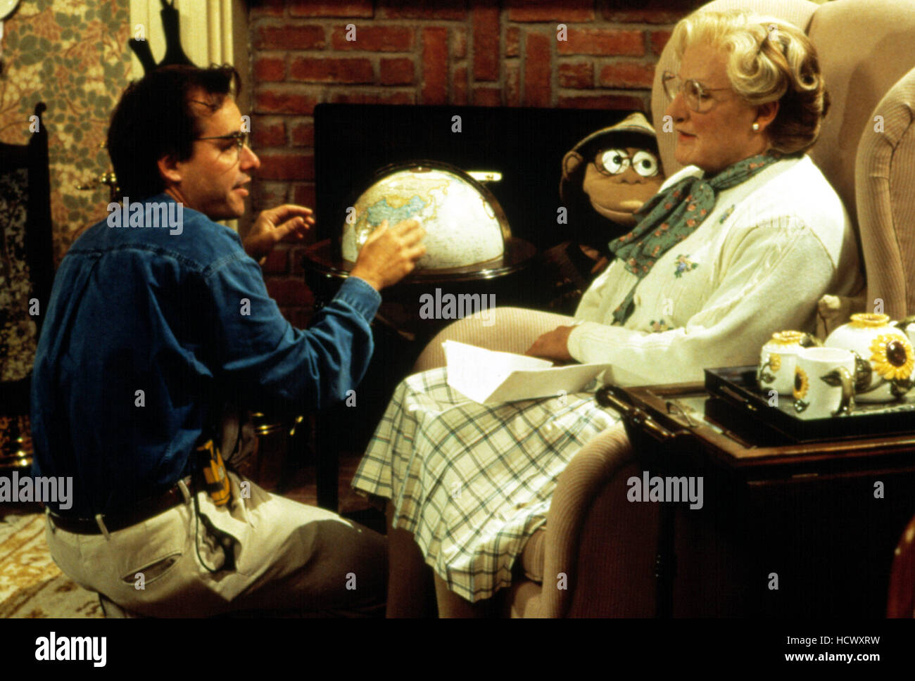 Director Chris Columbus, Robin Williams on the set of MRS. DOUBTFIRE ...