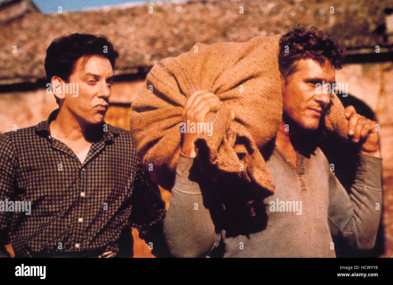 1900, Donald Sutherland, Gerard Depardieu, 1976 Stock Photo - Alamy