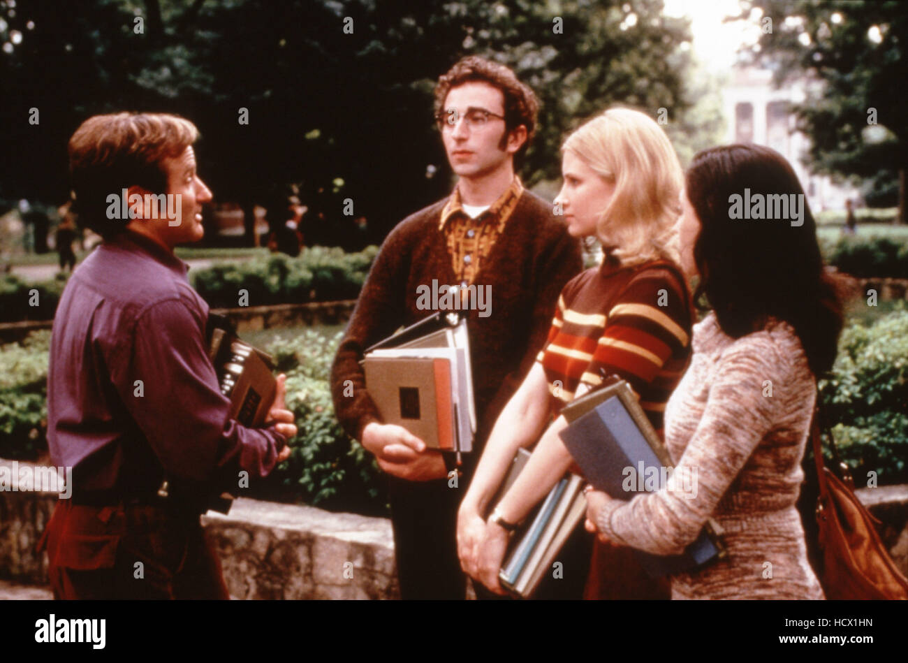 PATCH ADAMS, from left: Robin Williams, Daniel London, Monica Potter ...