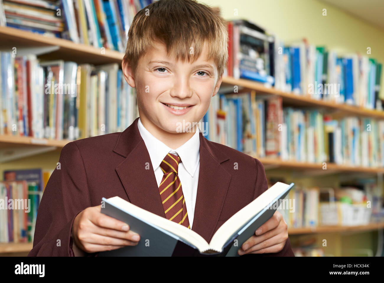 Student independent reading classroom hi-res stock photography and ...