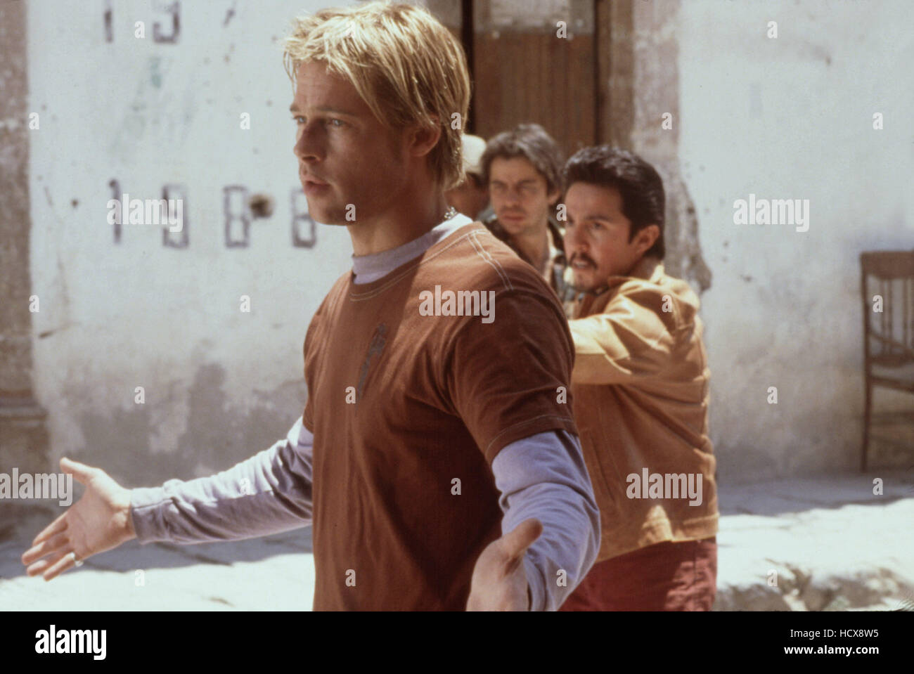 THE MEXICAN, Brad Pitt, Richard Coca, 2001 Stock Photo - Alamy