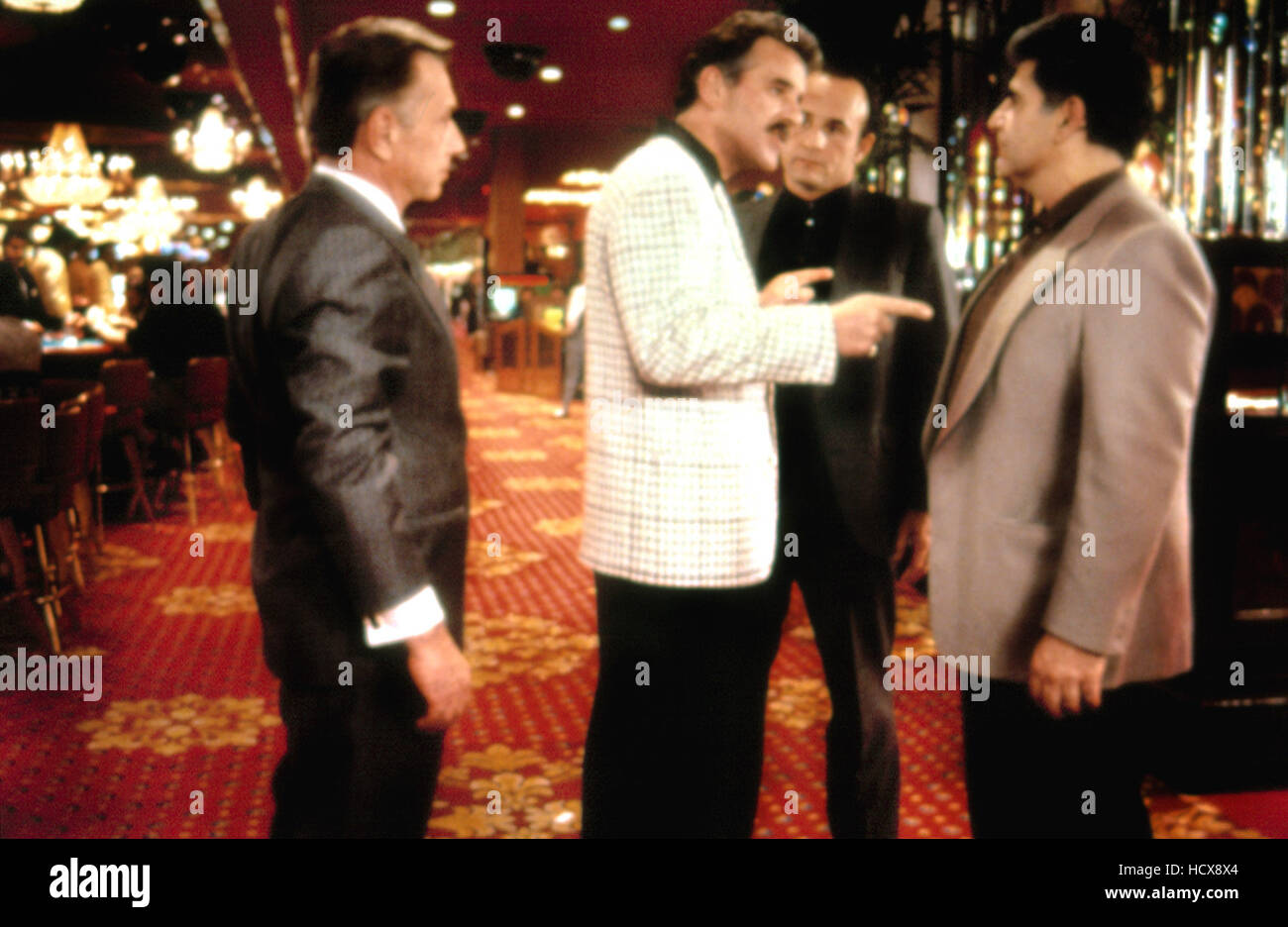 MIDNIGHT RUN, Dennis Farina (center), Robert Miranda, Richard Foronjy ...