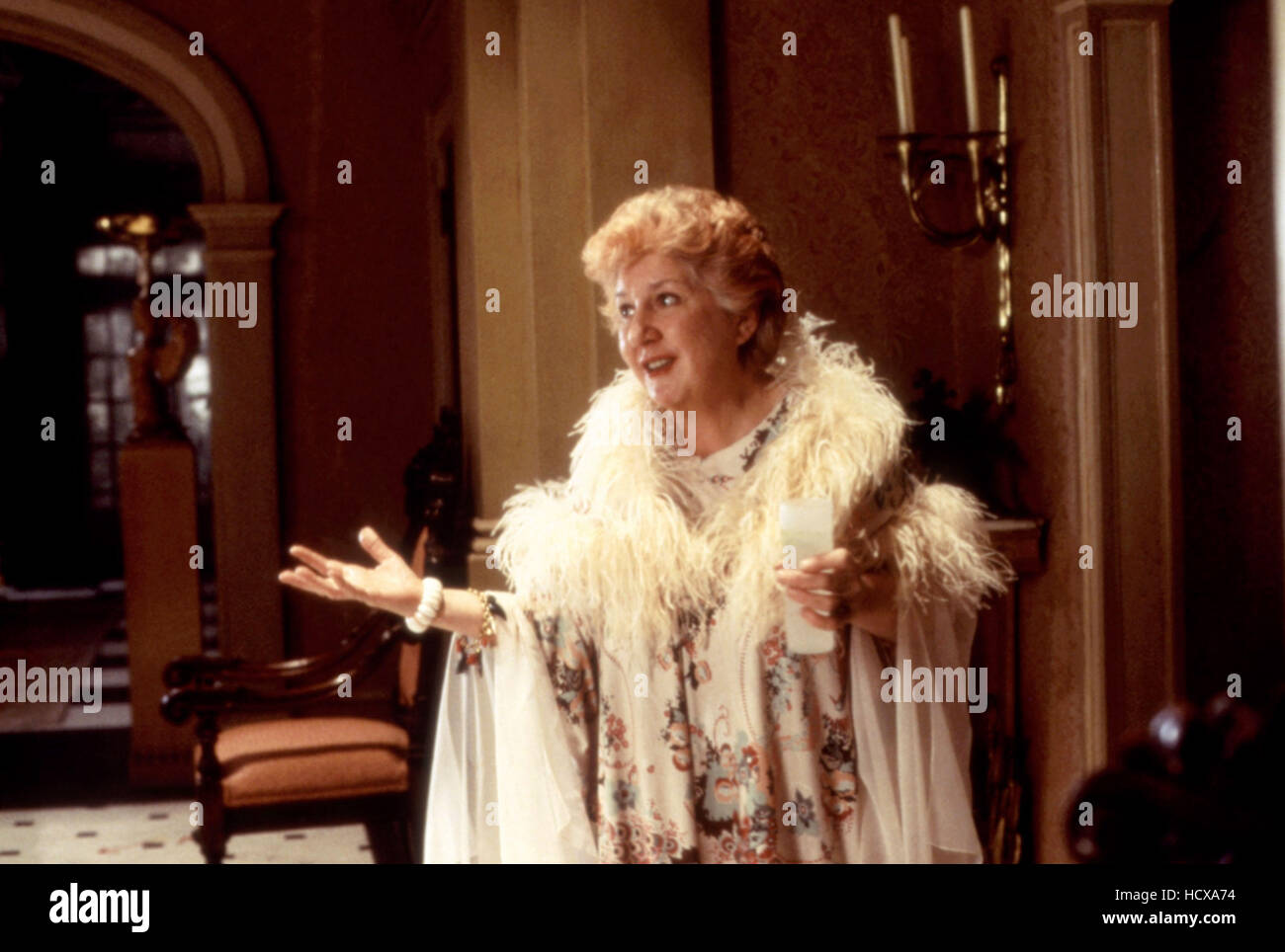 THE MONEY PIT, Maureen Stapleton, 1986, (c)Universal/courtesy Everett ...