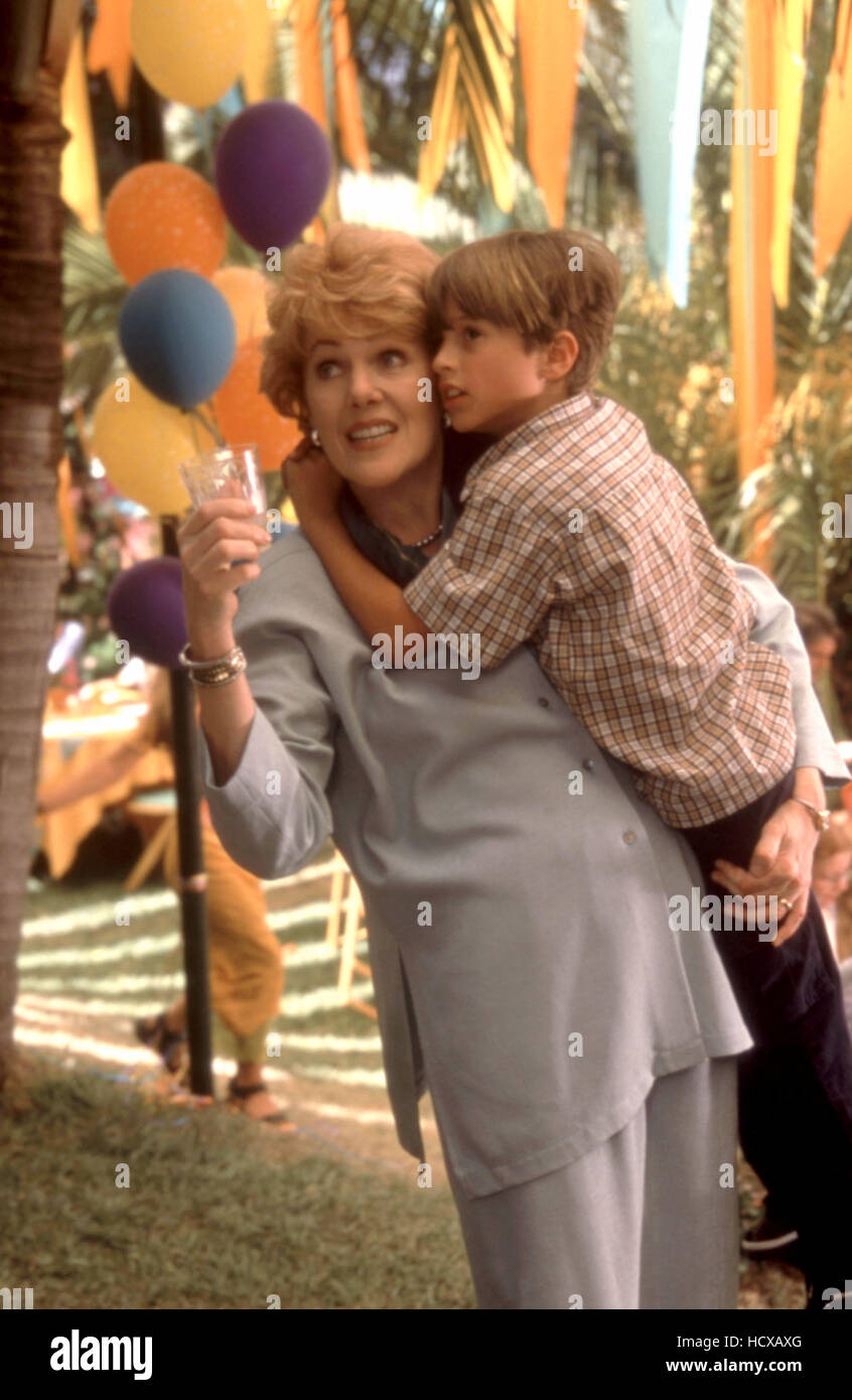 THE NEXT BEST THING, Lynn Redgrave, Malcolm Stumpf, 2000, (c)Paramount ...