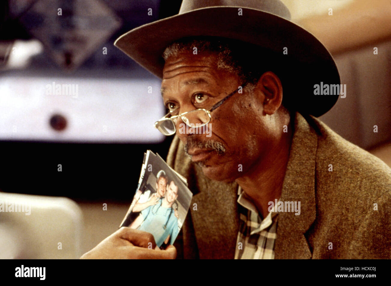 NURSE BETTY, Morgan Freeman, 2000, showing photograph Stock Photo - Alamy