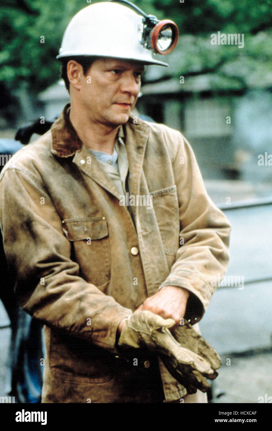 OCTOBER SKY, Chris Cooper, 1999 Stock Photo - Alamy