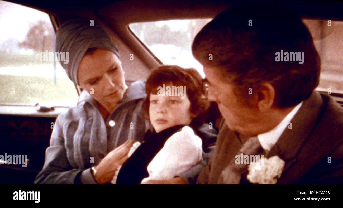 THE OMEN, Lee Remick, Harvey Stephens, Gregory Peck, 1976, TM ...