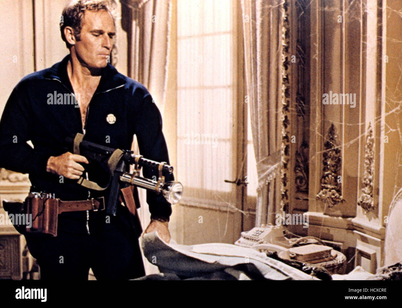 THE OMEGA MAN, Charlton Heston, 1971 Stock Photo - Alamy
