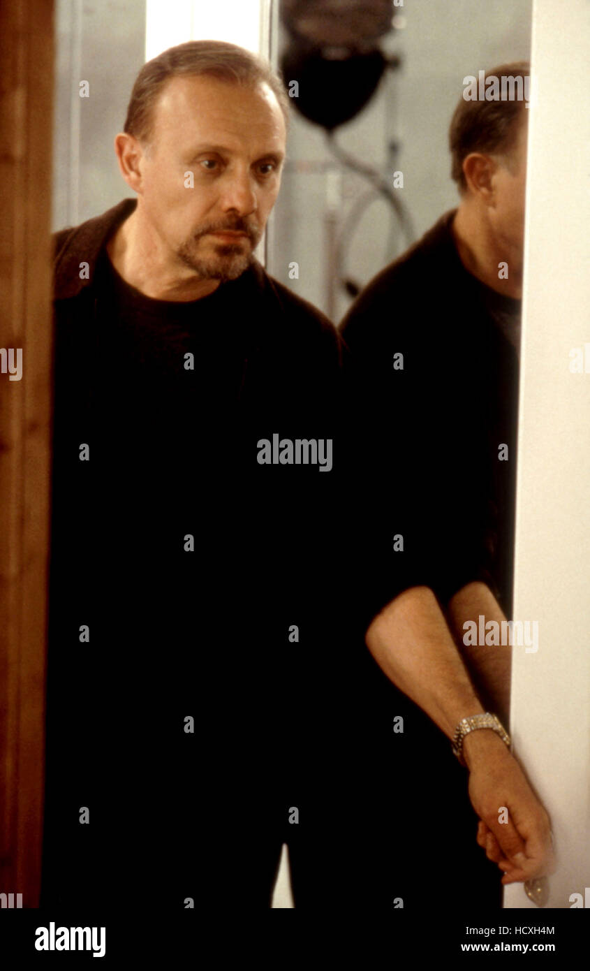 RUNAWAY BRIDE, Hector Elizondo, 1999, (c)Paramount/courtesy Everett ...